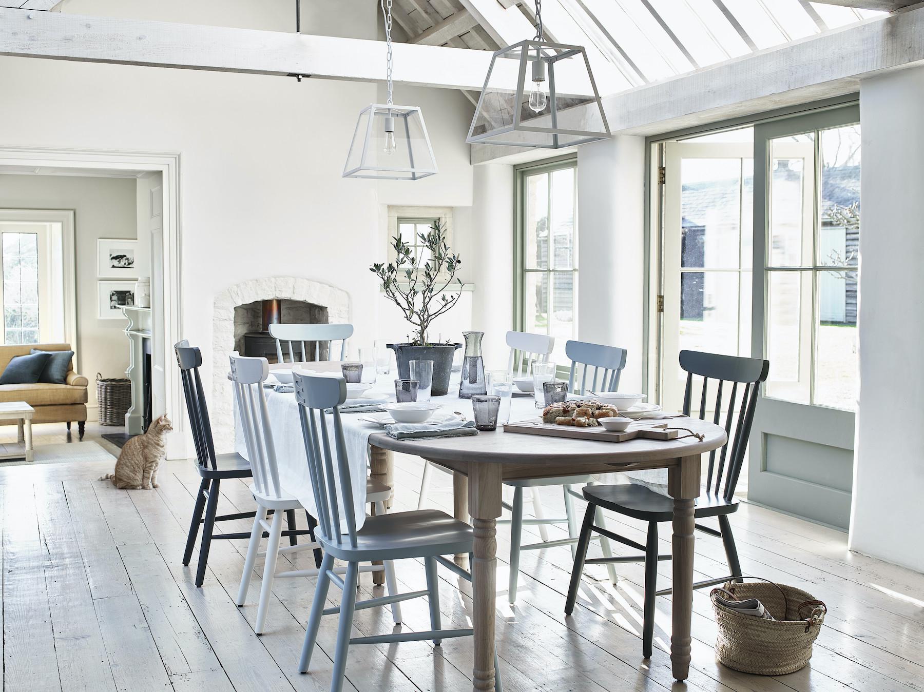 Ways to style your garden room or conservatory | Holloways